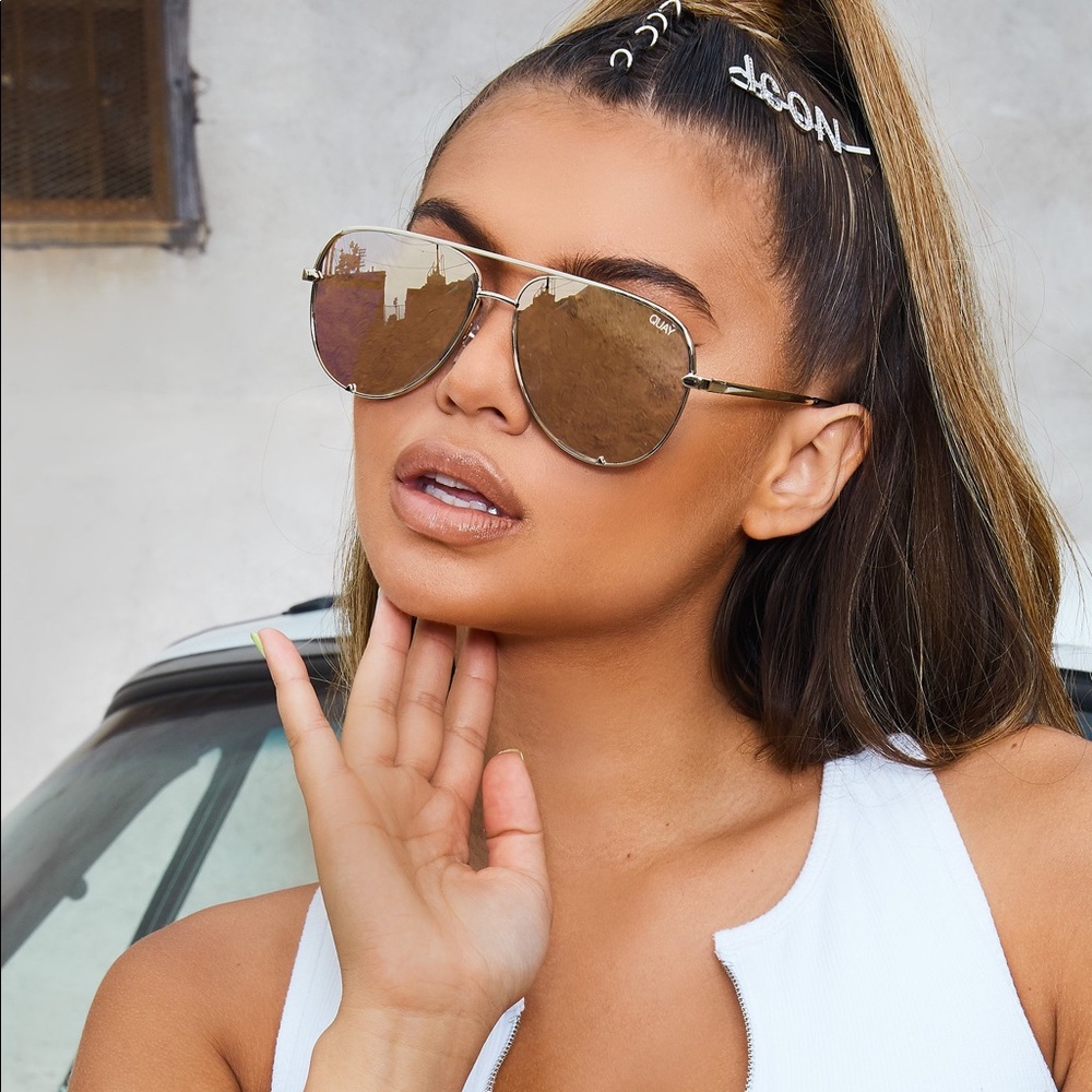 Quay X Desi High Key Sunglasses Gold - Gem